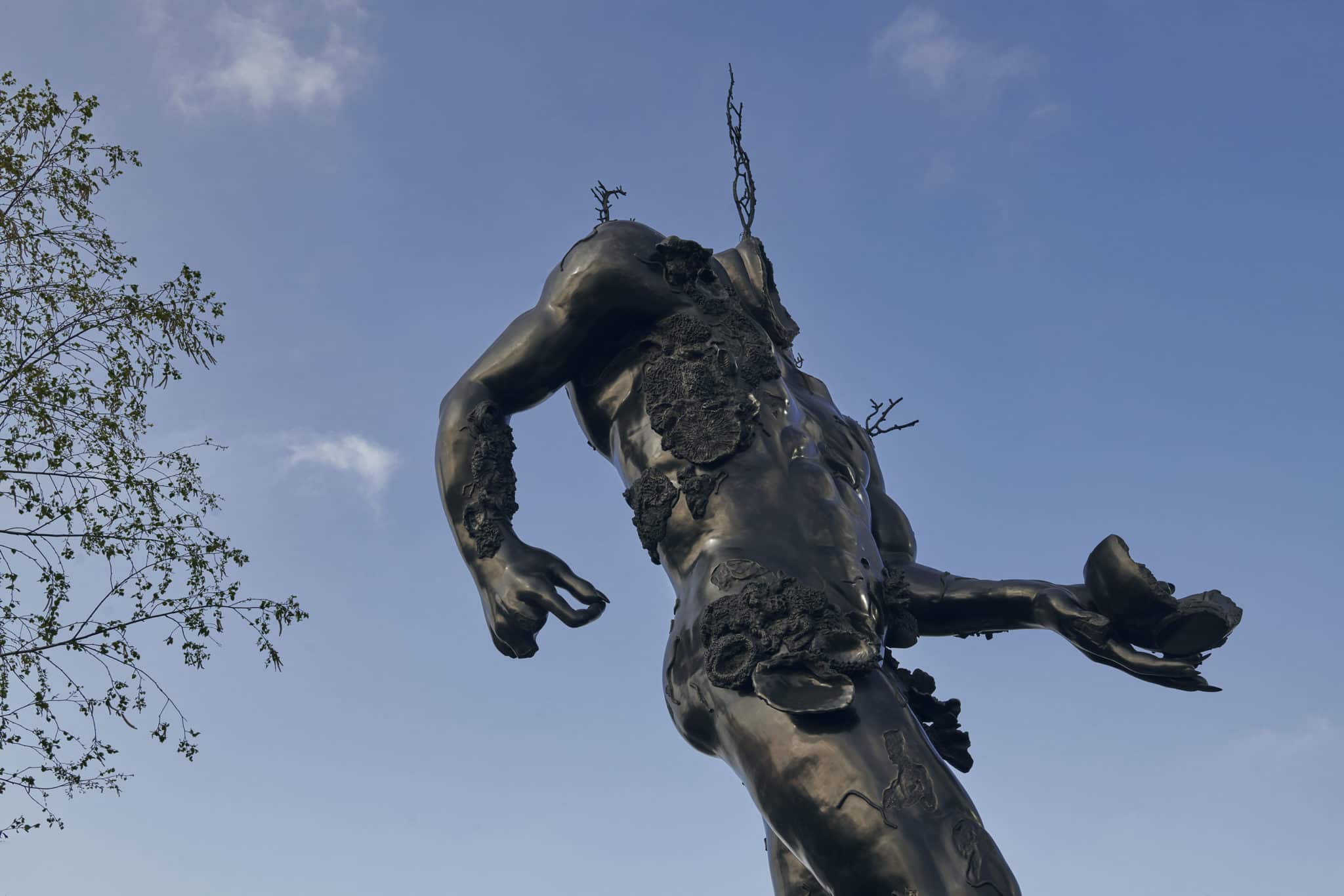 A Huge Damien Hirst Sculpture Has Landedn In Greenwich