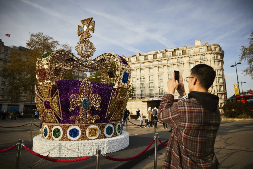 A Gigantic Crown Installation Has Landed In Marble Arch