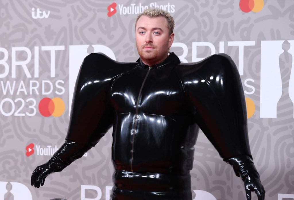 Björk's Iconic Swan Dress Will Be On Show At The Design Museum