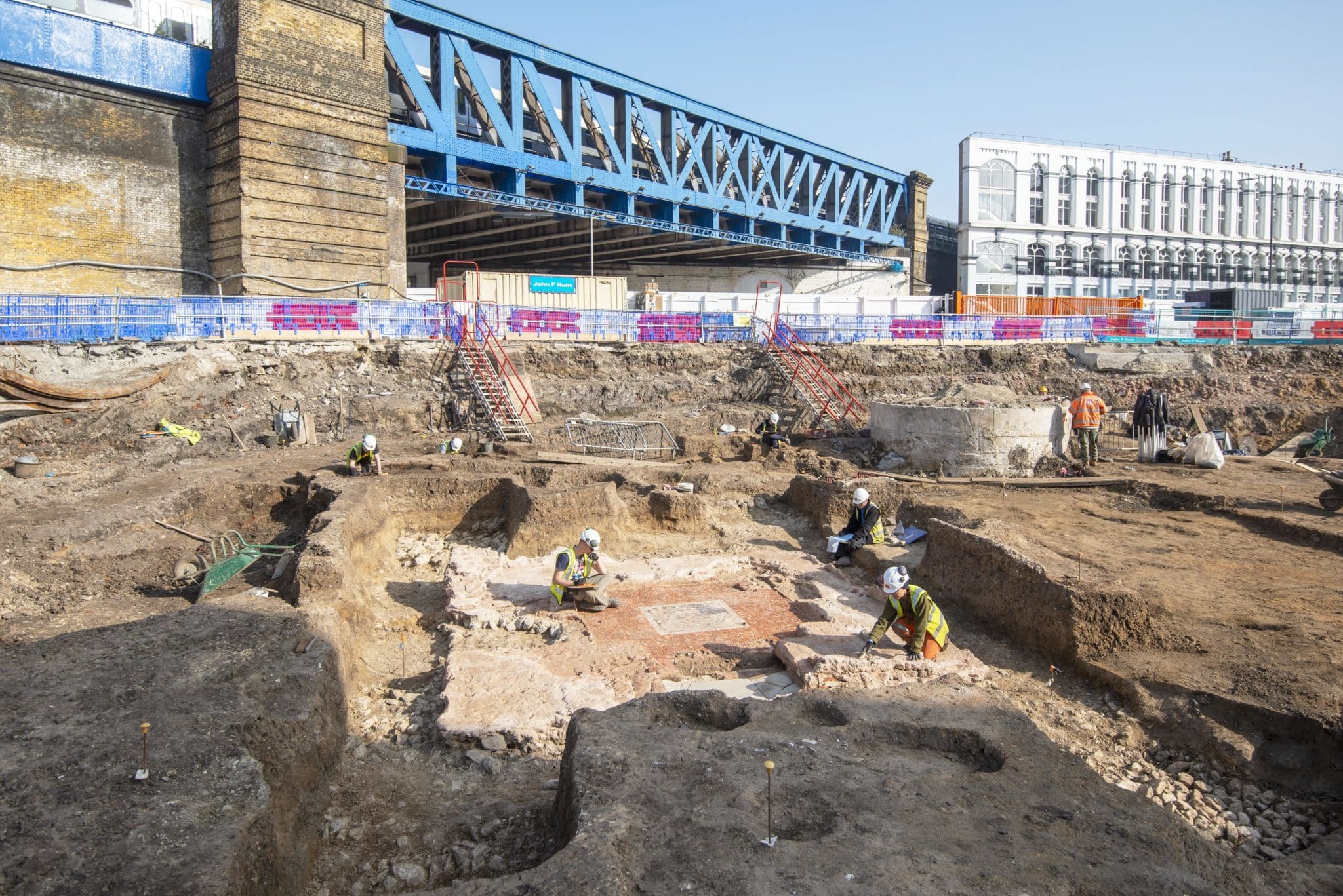 A Stunning Roman Tomb Has Just Been Discovered Beside London Bridge