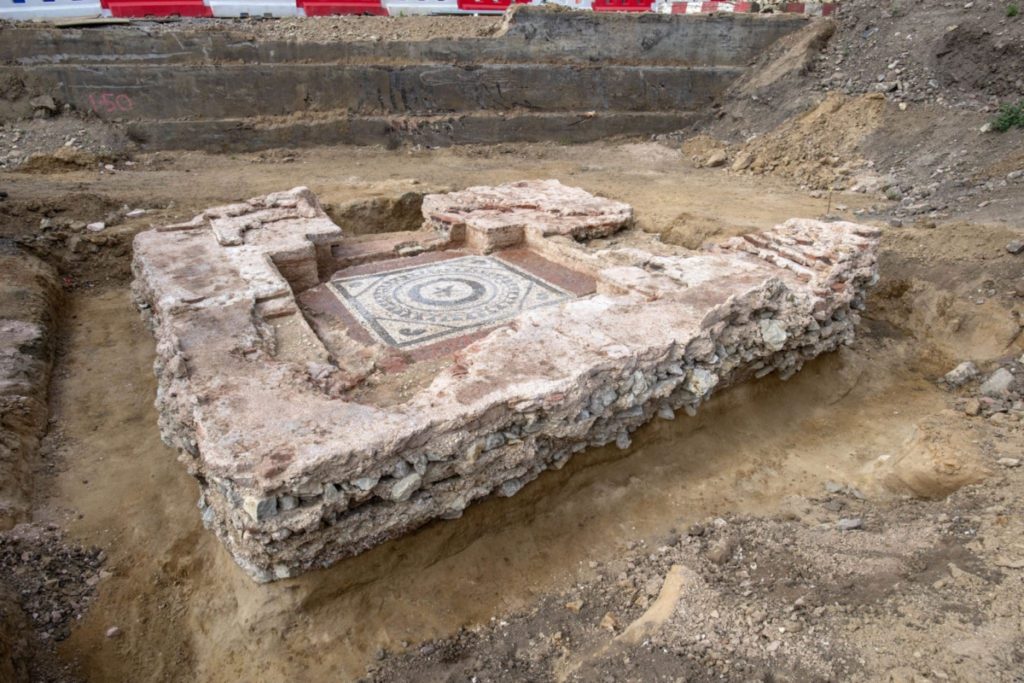 A Stunning Roman Tomb Has Just Been Discovered Beside London Bridge