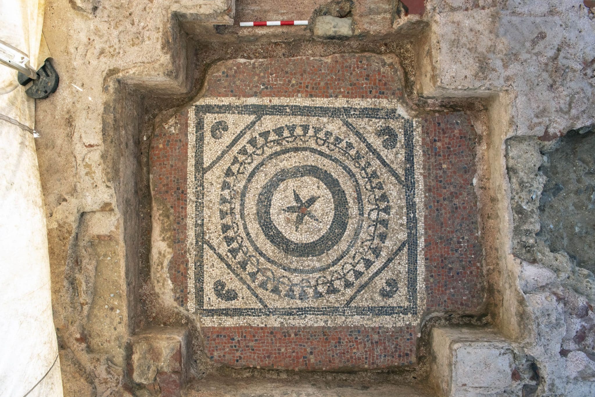 A Stunning Roman Tomb Has Just Been Discovered Beside London Bridge