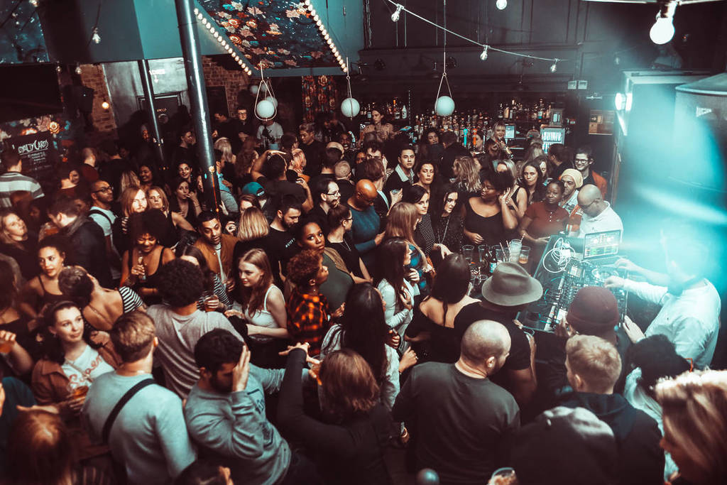 20 Of The Very Best Pubs With Live Music In Town