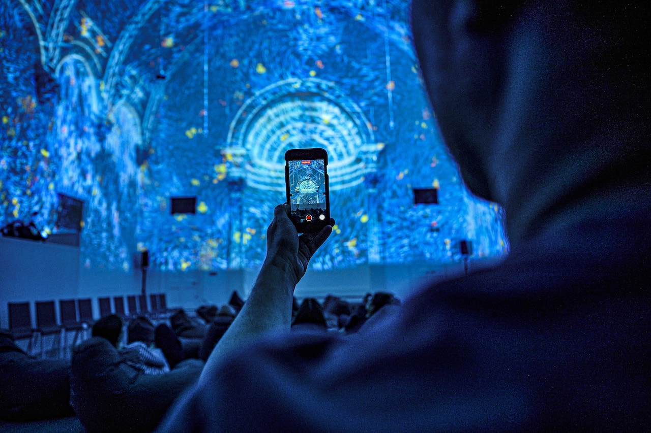Genesis Review: London Light Show Both Relaxes And Wows