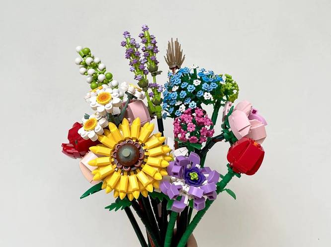 Build Your Own Flowers At LEGO's New Free Immersive Pop-Up