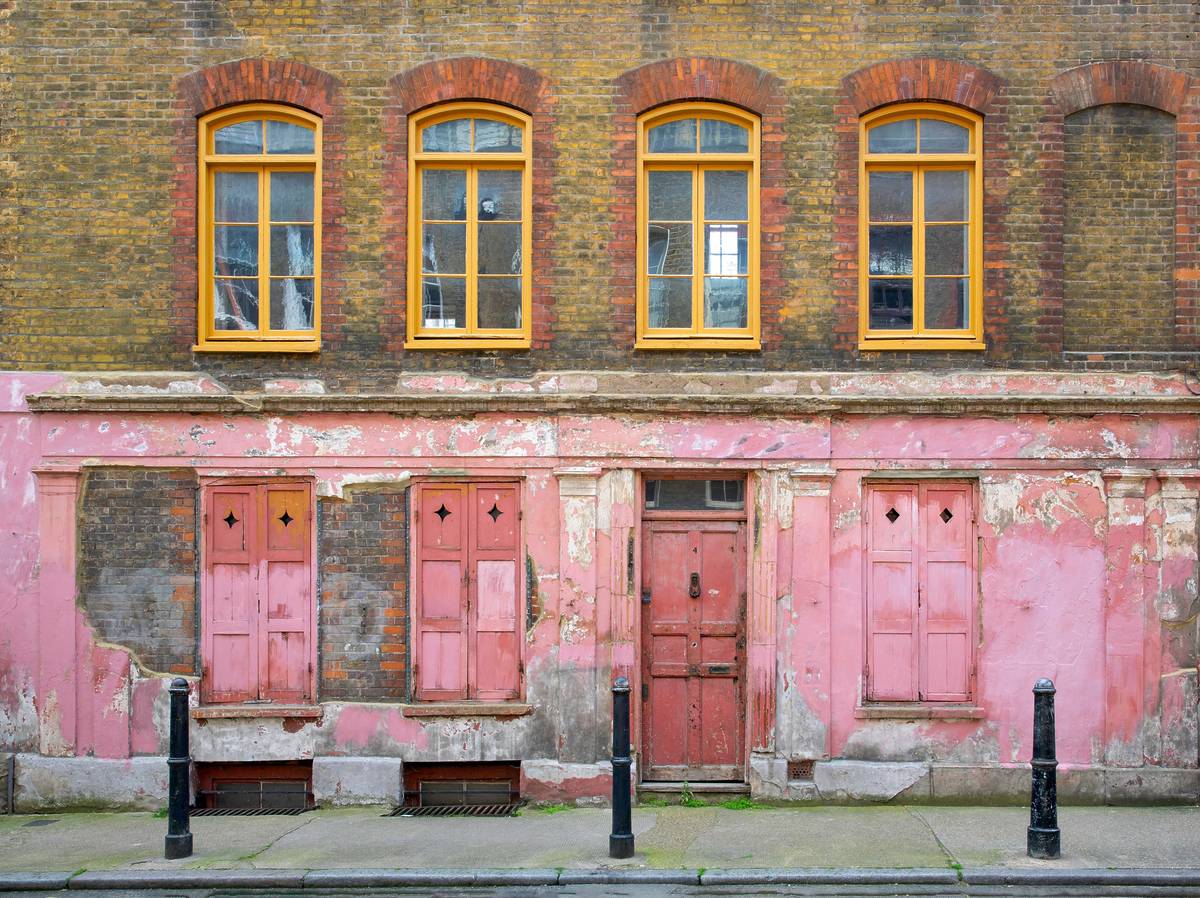 This Exhibition Offers A Peek Inside This Derelict Spitalfields House