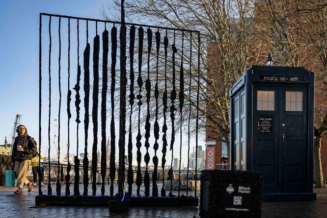 A Doctor Who Themed Sculpture Has Landed On The South Bank