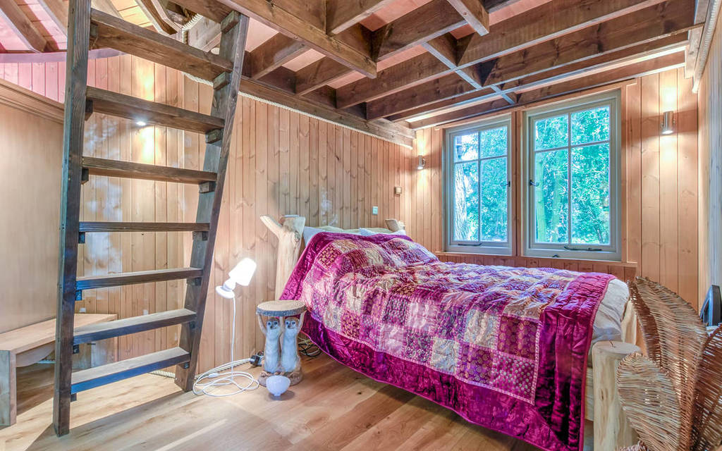 This Narnia-Themed Treehouse Near London Is The Perfect Staycation