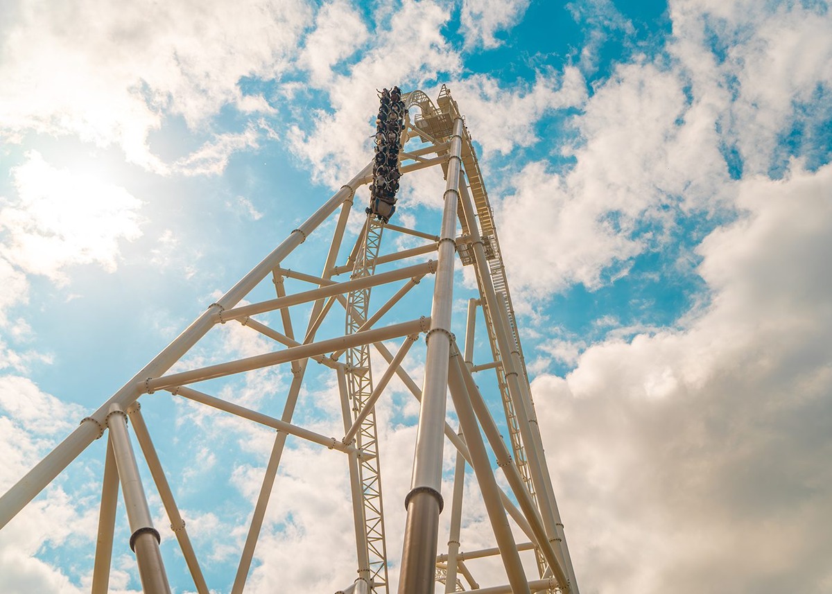 UK's Tallest & Fastest Rollercoaster Opens, And It's Near London