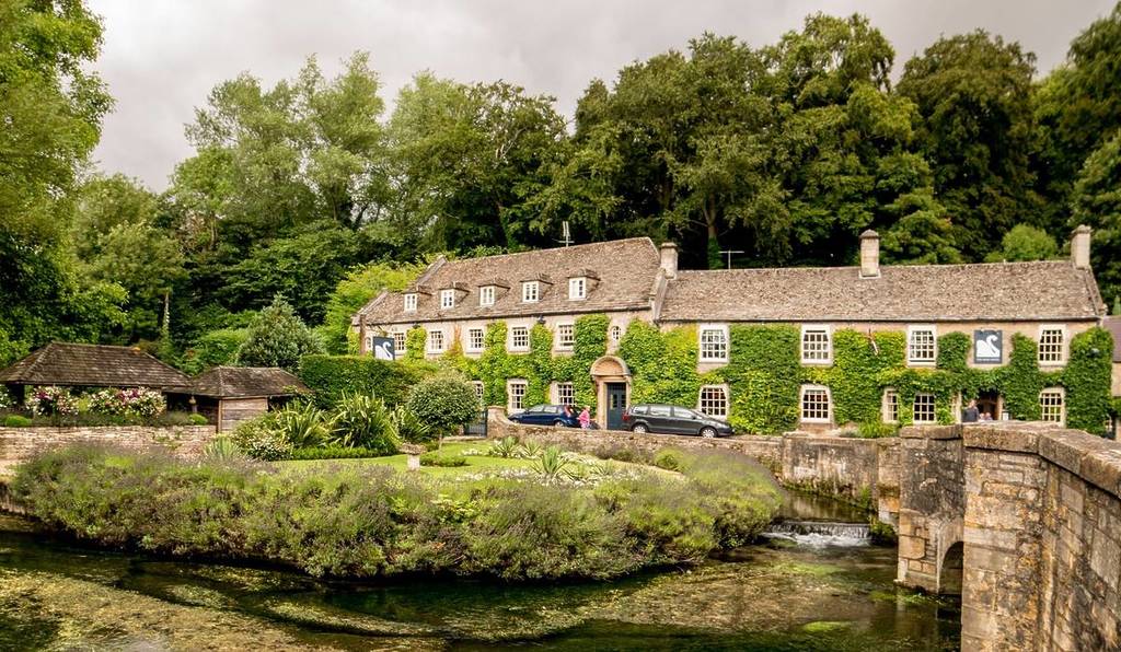 Esta encantadora vila perto de Londres foi nomeada a mais bela vila do mundo por William Morris ...