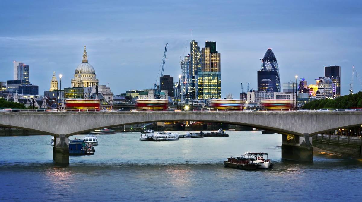 Why Is Waterloo Bridge Nicknamed The Ladies' Bridge?