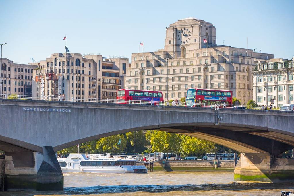 Why Is Waterloo Bridge Nicknamed The Ladies' Bridge?