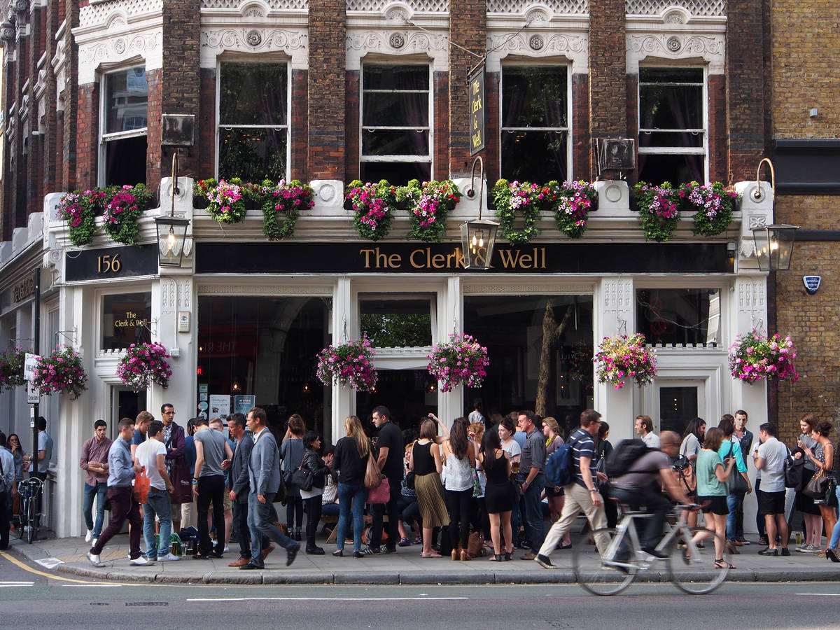 Here's Our Handy Guide To Making New Friends In London