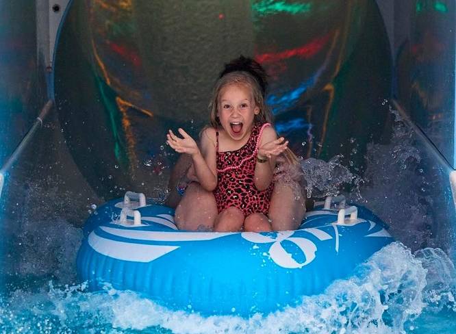 The Epic Water Park With Huge Slides Just An Hour From London