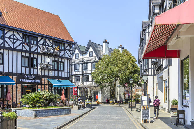 This Surreal Chinese Town Replicates Charming English Villages