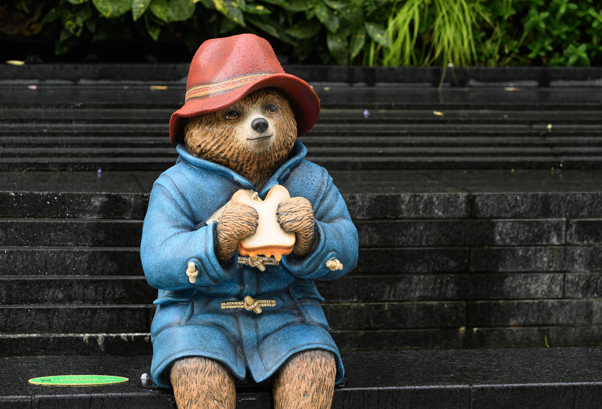 Paddington-Bär-Statue Auf Dem Weg Durch Großbritannien Kommt In London An