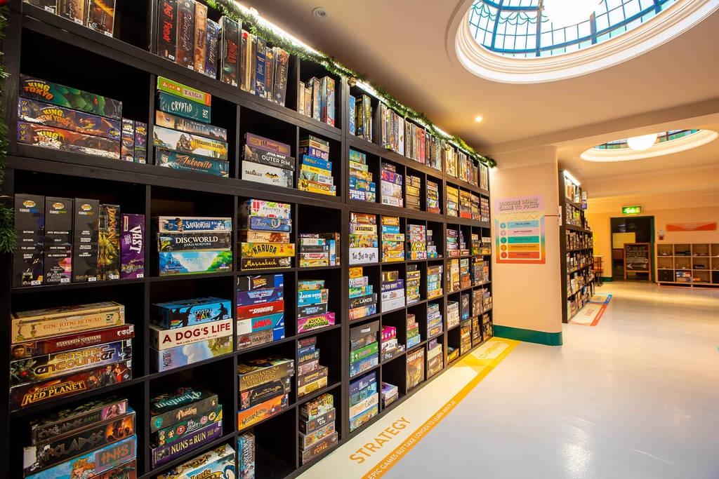 Draughts' Board Game Bars Feature Over 1,000 Games To Play