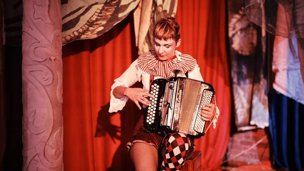 An Immersive Up-Close Magic Experience Has Landed In London