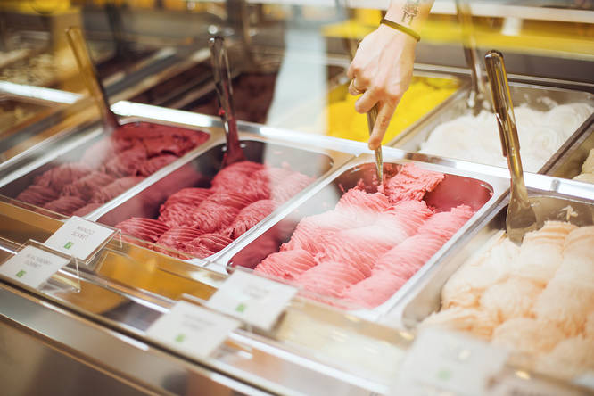 Questa gelateria londinese serve pizza e gelato senza fondo