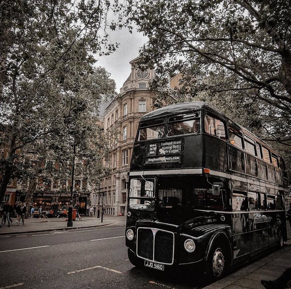 This Ghoulish Ghost Bus Tour Around London Will Scare You Silly