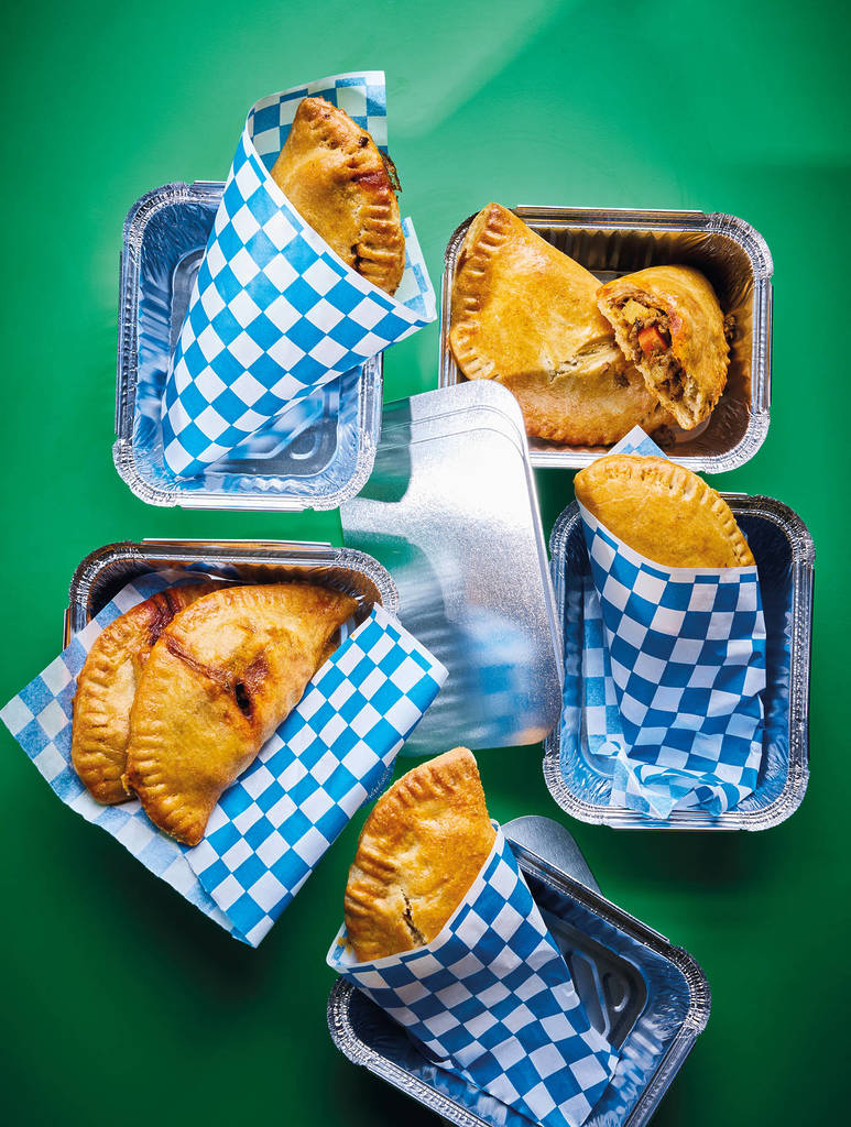 Conversas Secretas Em Londres Com Os Flygerians - Jess E Jo Edun