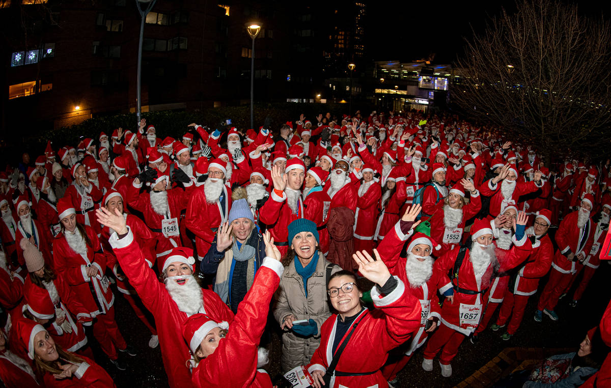 Thousands Of Londoners Dressed As Santa Will Be Running Past The City's ...