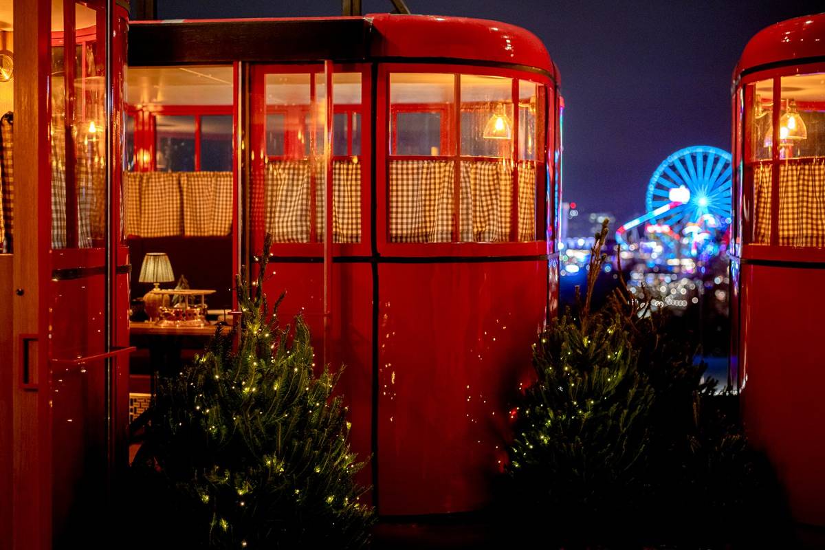 Enjoy A Christmas Feast In A Rooftop Ski Gondola Above London