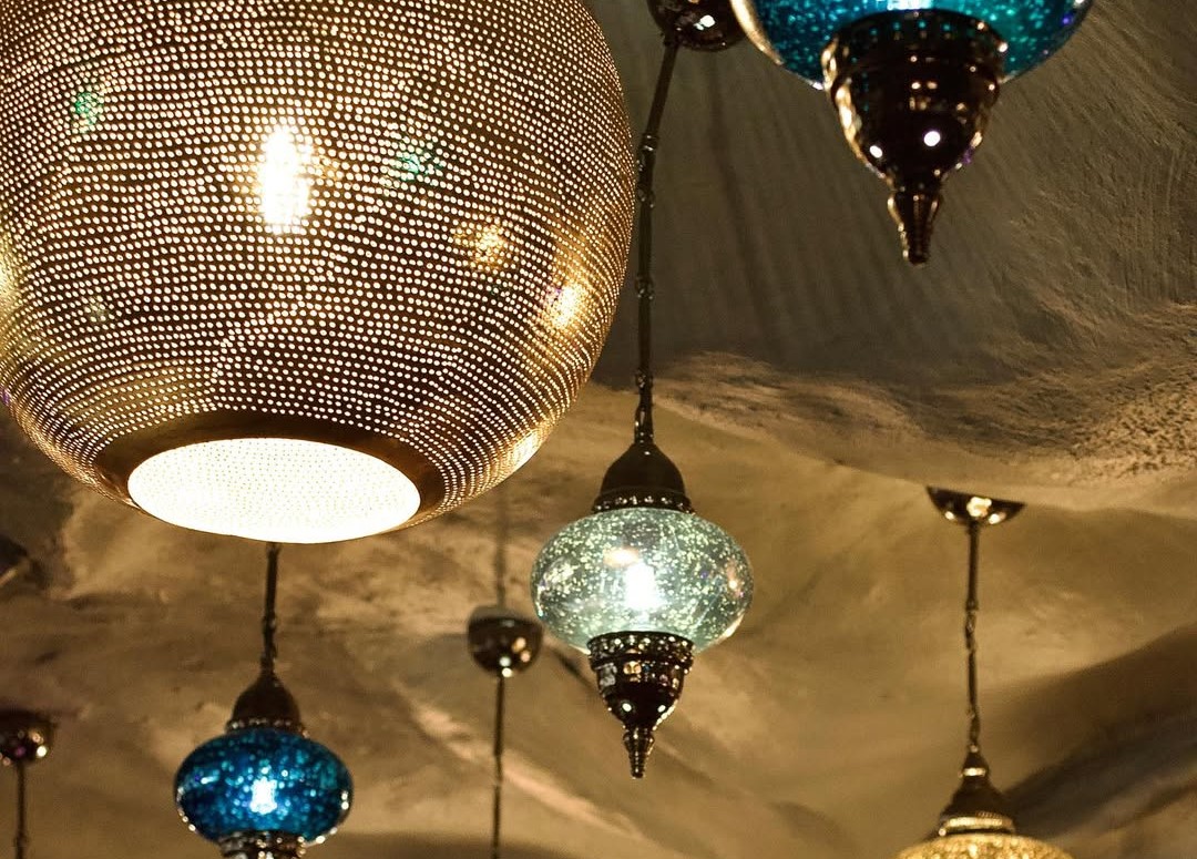 This Cosy Restaurant Makes You Feel Like You're Dining In A Cave