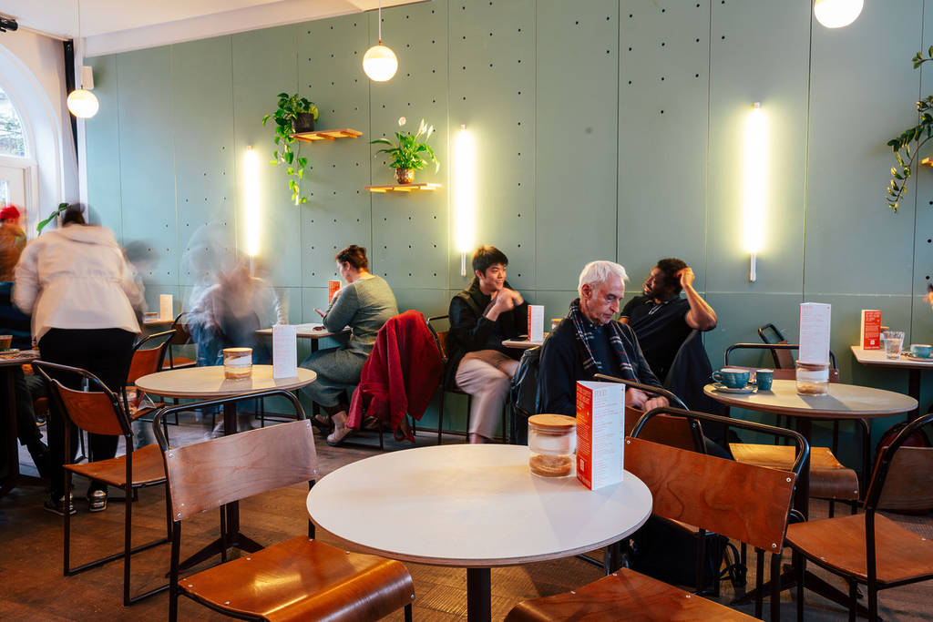 Dieser Soho Coffee Shop hat einen geheimen Innenhof und eine geheime Vergangenheit