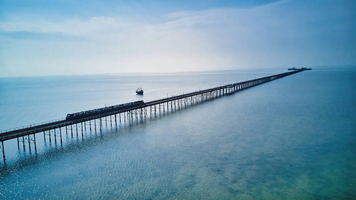 Southend Pier - The World’s Longest Pier Is 2 Hours From London