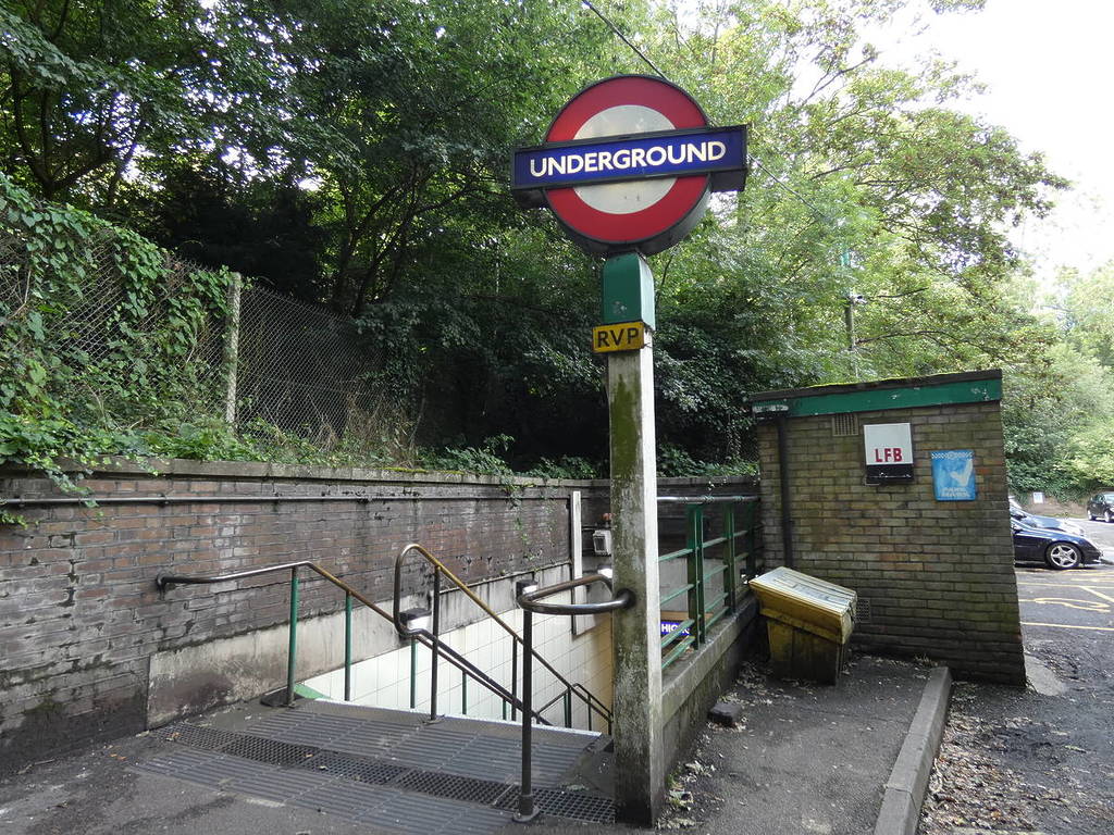 This North London Station Was Abandoned More Than 70 Years Ago And Is ...
