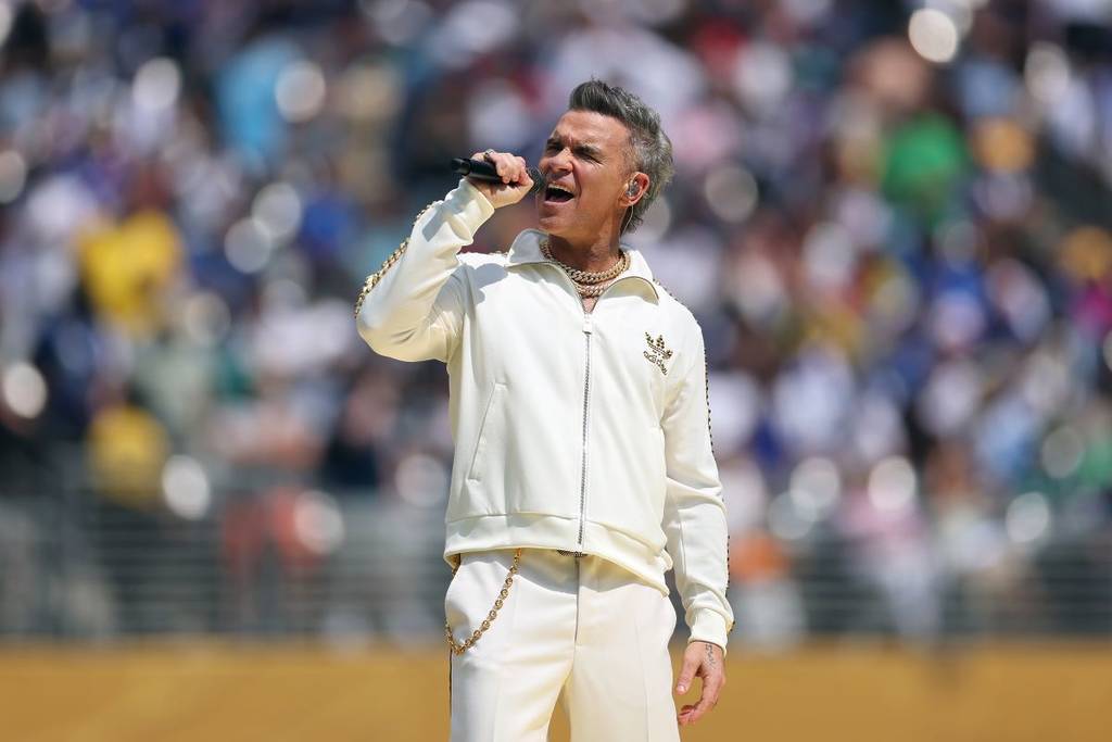 Robbie Williams Is Playing The Smallest London Show Of His Career Later ...