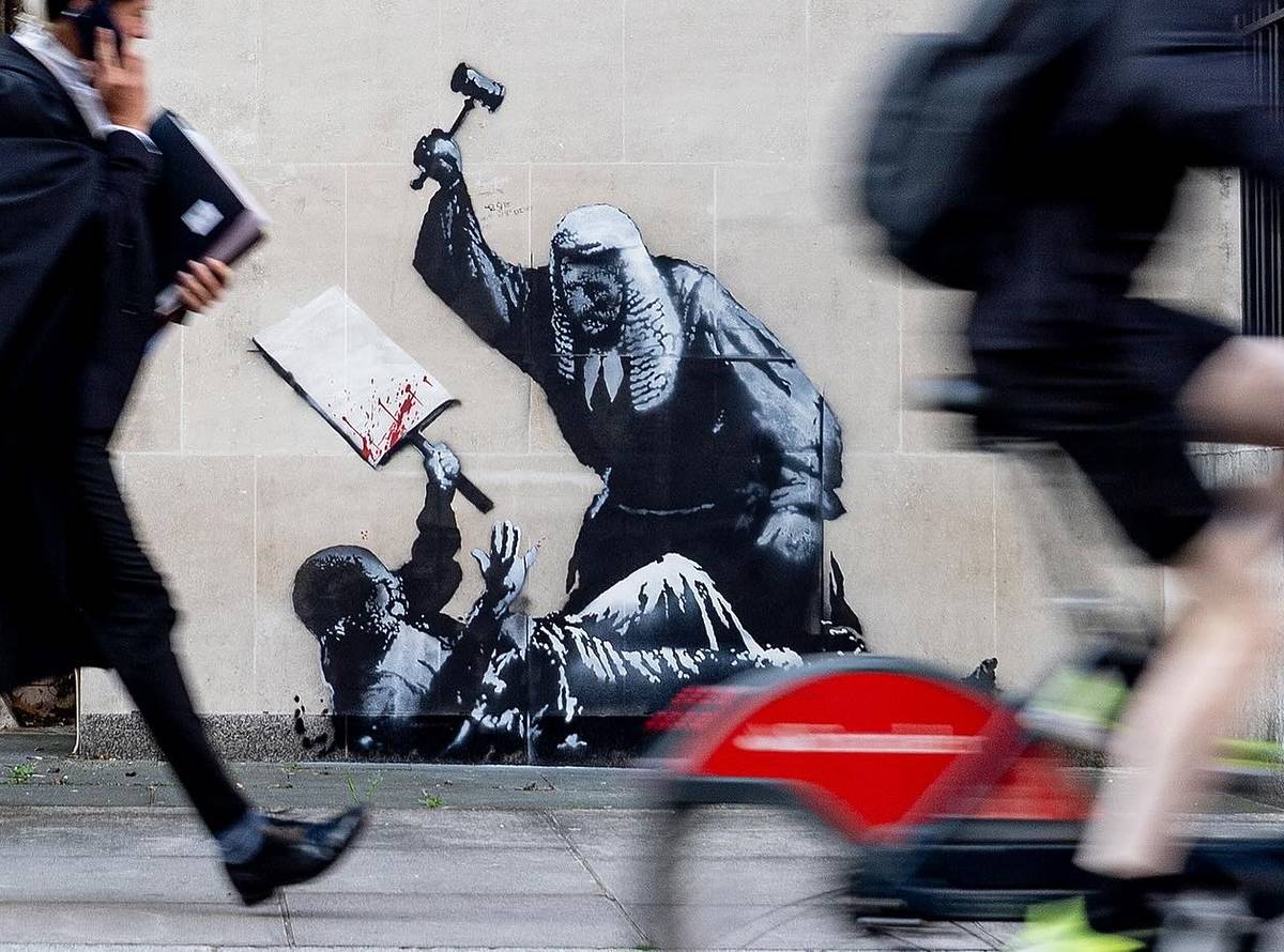 La fresque de Bansky apparaît à la Haute Cour du centre de Londres