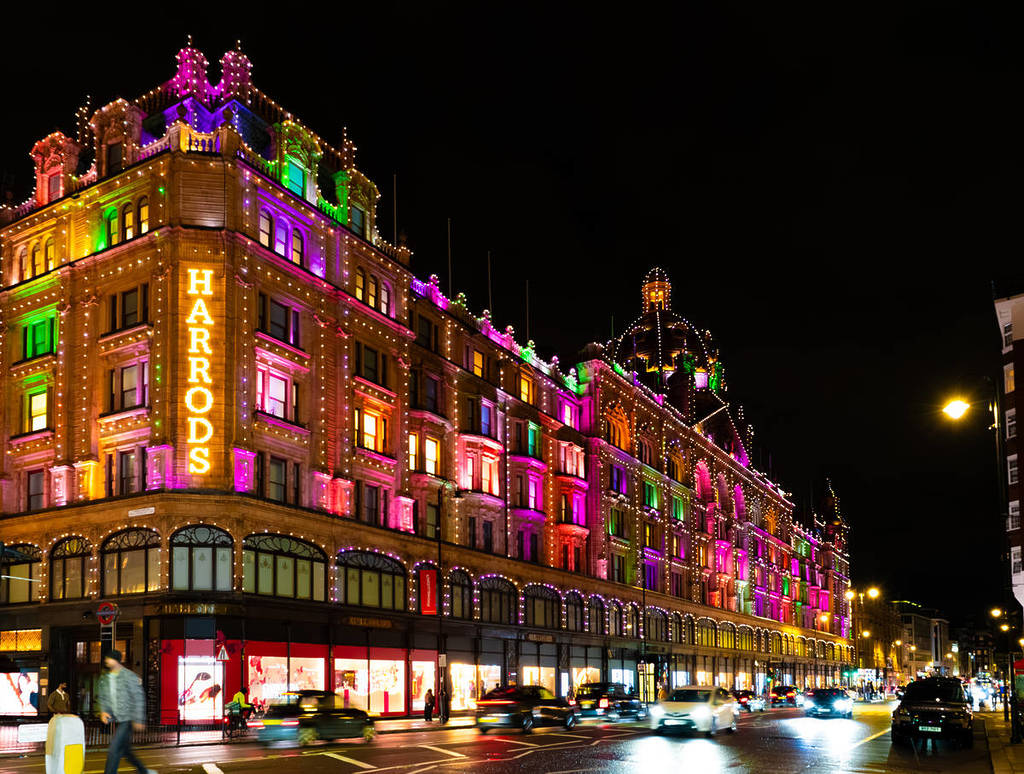 A Dazzling Light Display Will Transform The Iconic Facade Of This ...