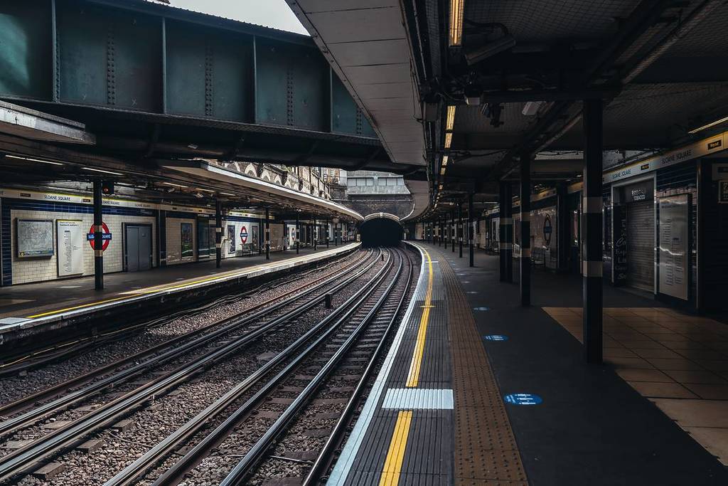 Cette station de métro londonienne très fréquentée est traversée par ...