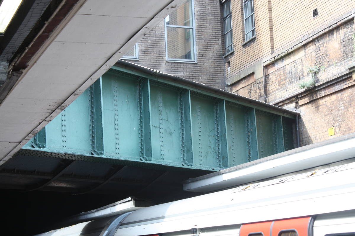 This Busy London Tube Station Has A Secret River Running Through It ...