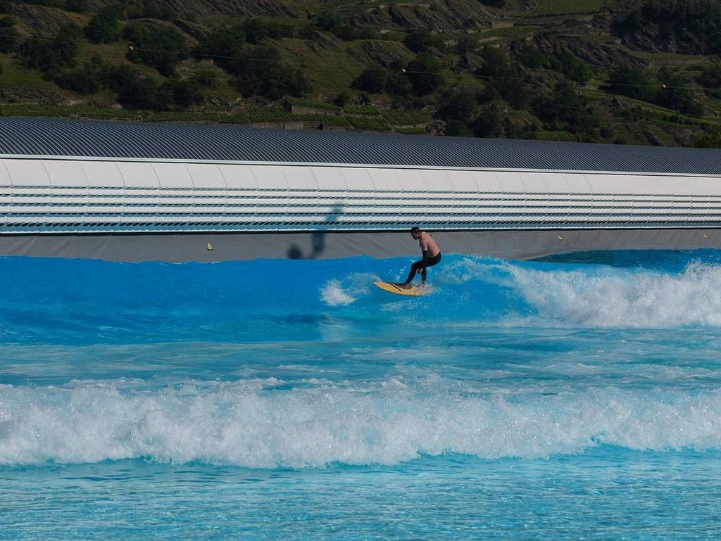 London's First-Ever 'Surfing Lagoon' Gets Council Approval