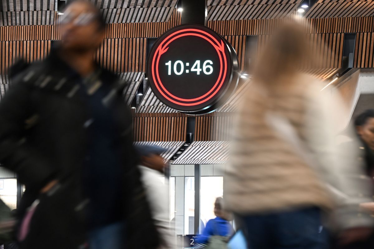 The National Rail Clock Has Been Redesigned For The First Time In Over ...