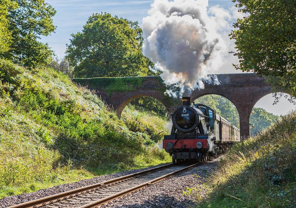 This Magical Steam Train Just An Hour From London Transforms Into A ...