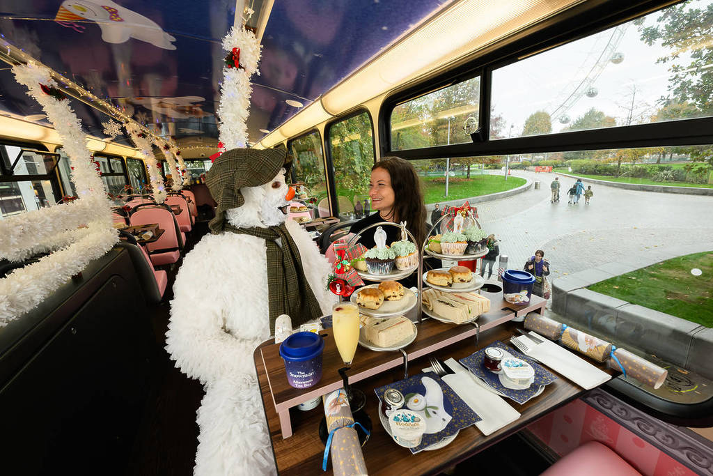 This Afternoon Tea Bus Tour Is Inspired By A Classic Christmas Story ...