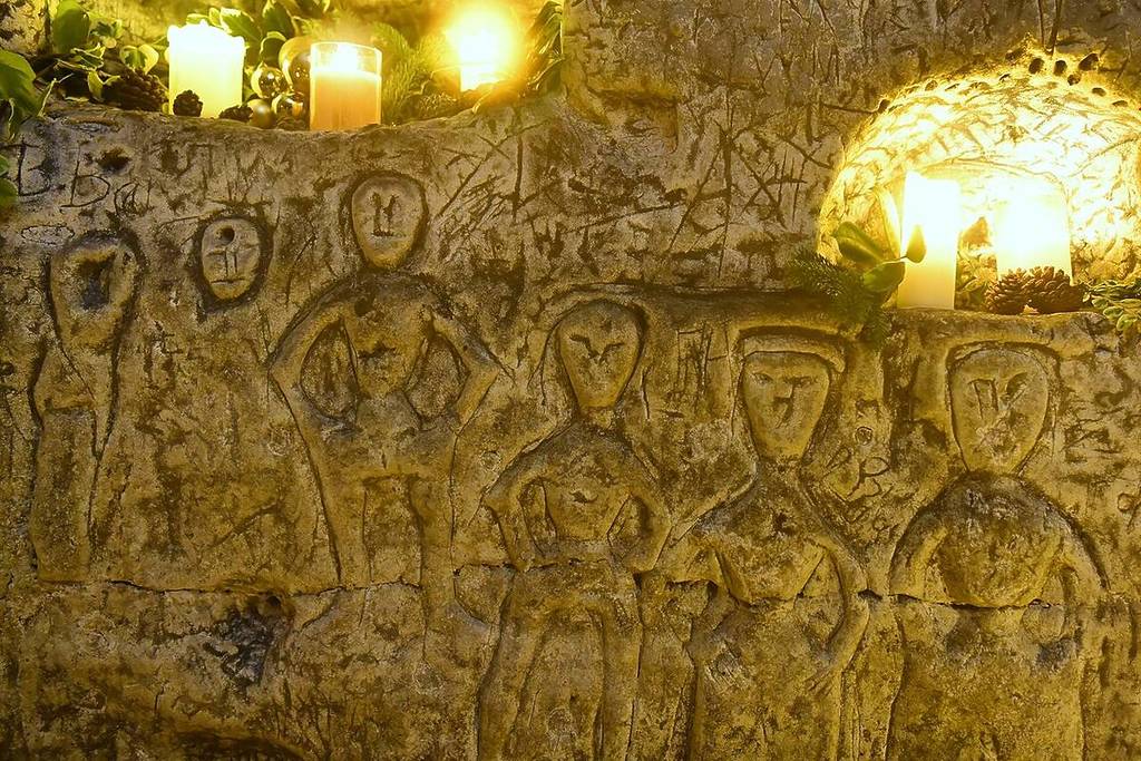 This spectacular subterranean chalk chamber near London was carved ...