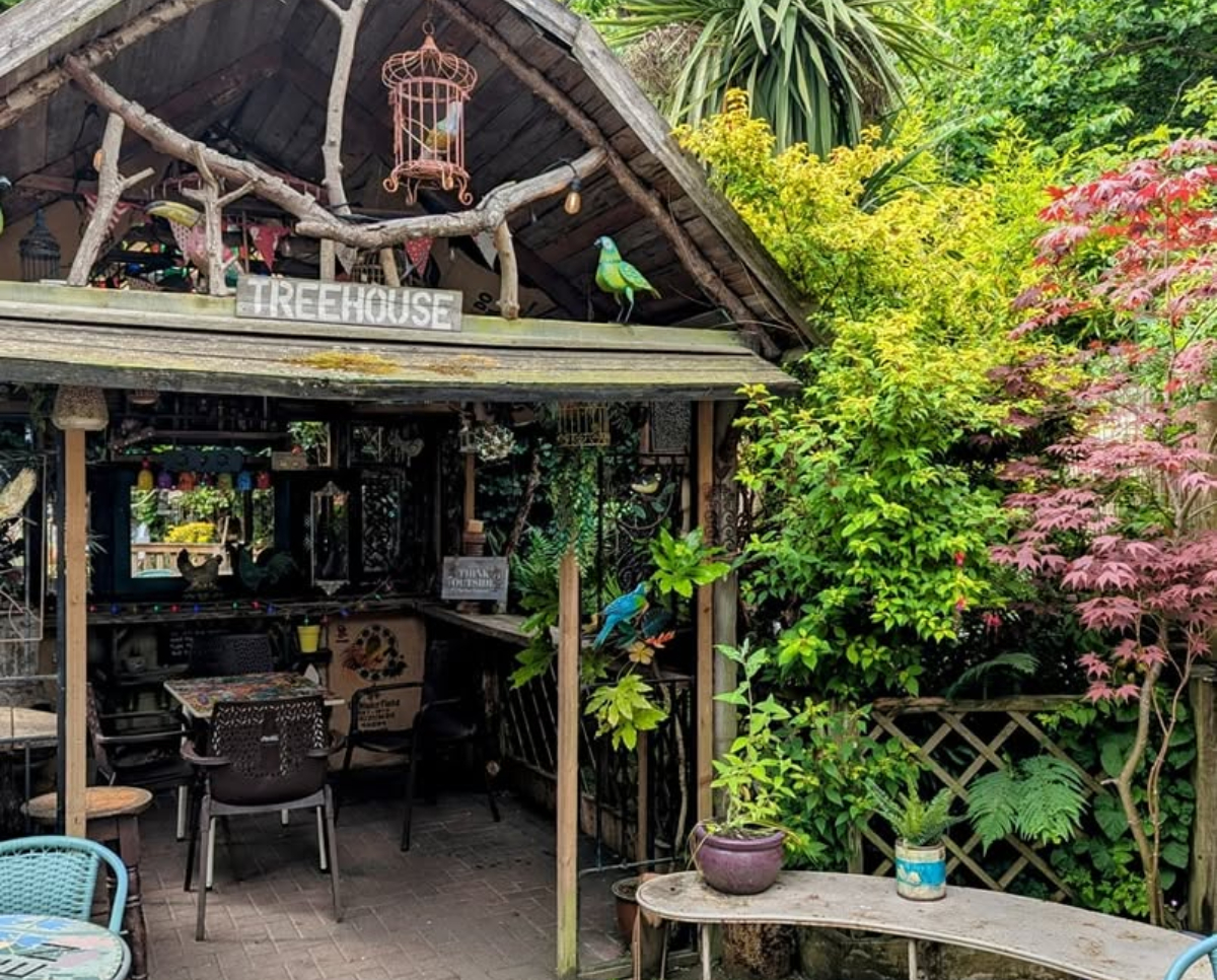 This Hidden Waterfront Cafe And Tea Garden Will Make You Feel Like You ...