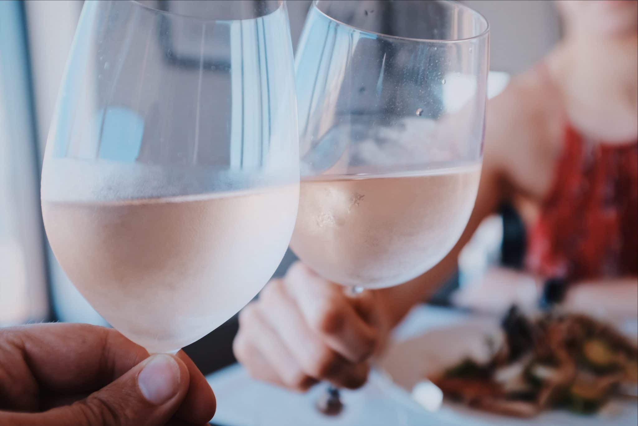 See The World Through Rosé-Tinted Glasses With This Wine Kit And ...