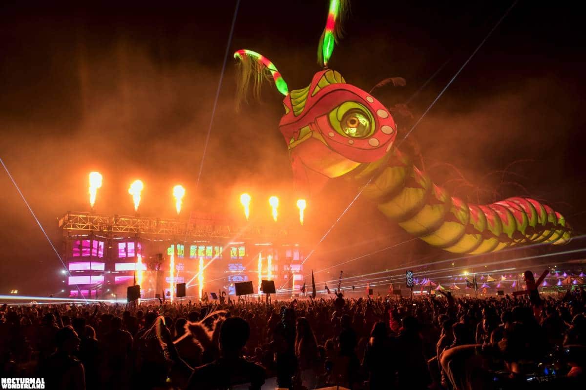 Step Into A World Of Dazzling 3D Superstructures At This Epic ...
