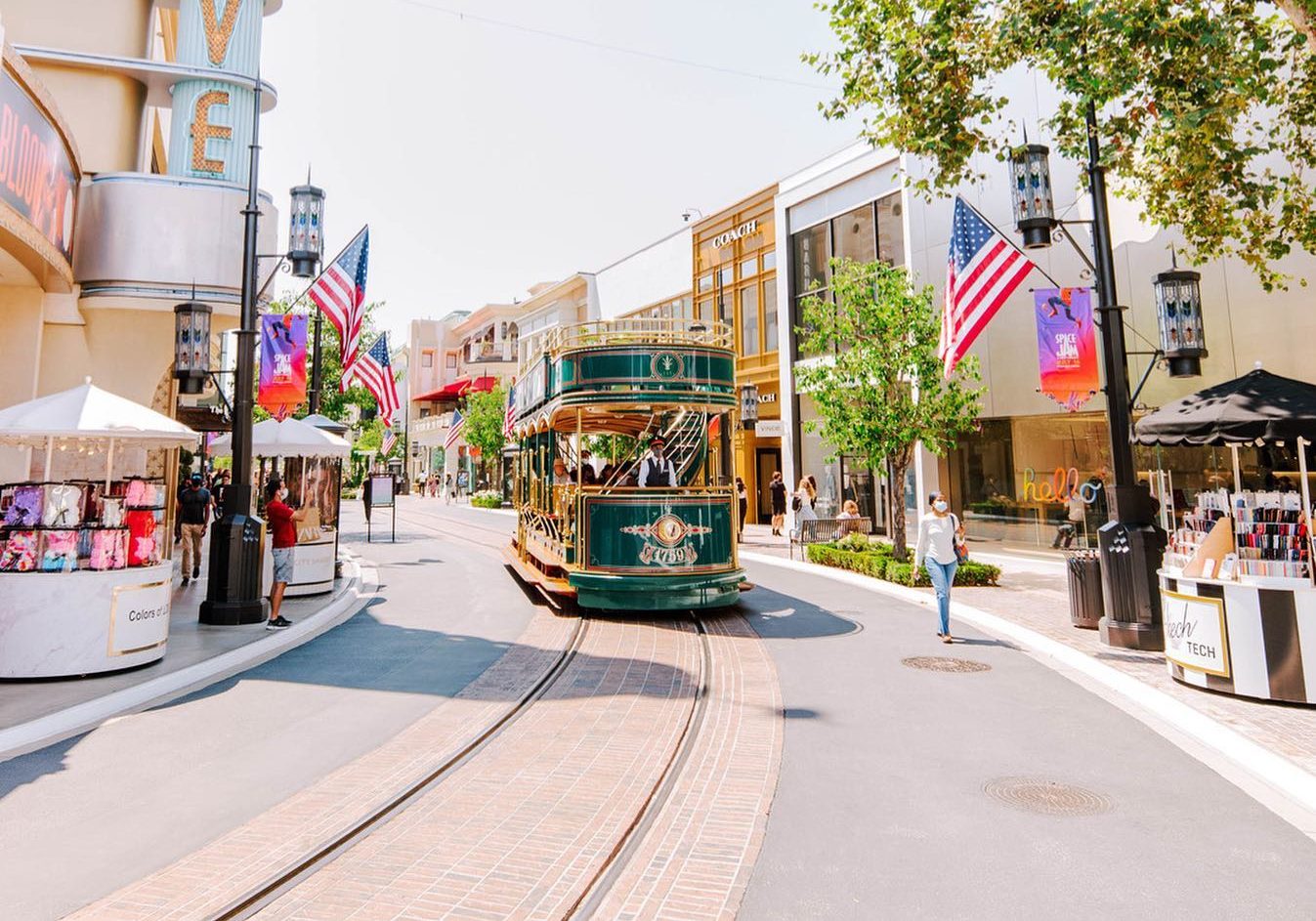 35 Iconic Things To Do In Los Angeles Right Now