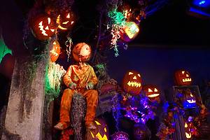 12 Horrifying 2025 Haunted Houses In Los Angeles For Halloween