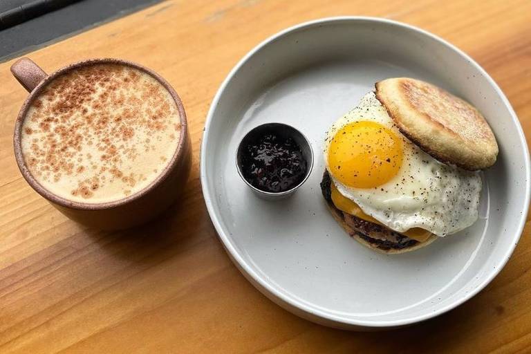 22 Best Brunch Spots In Los Angeles to Kick Off The Weekend