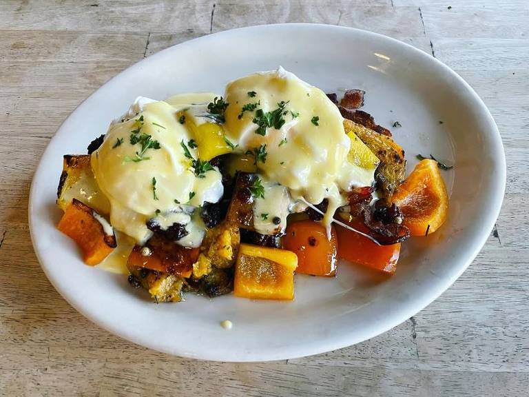 22 Best Brunch Spots In Los Angeles to Kick Off The Weekend
