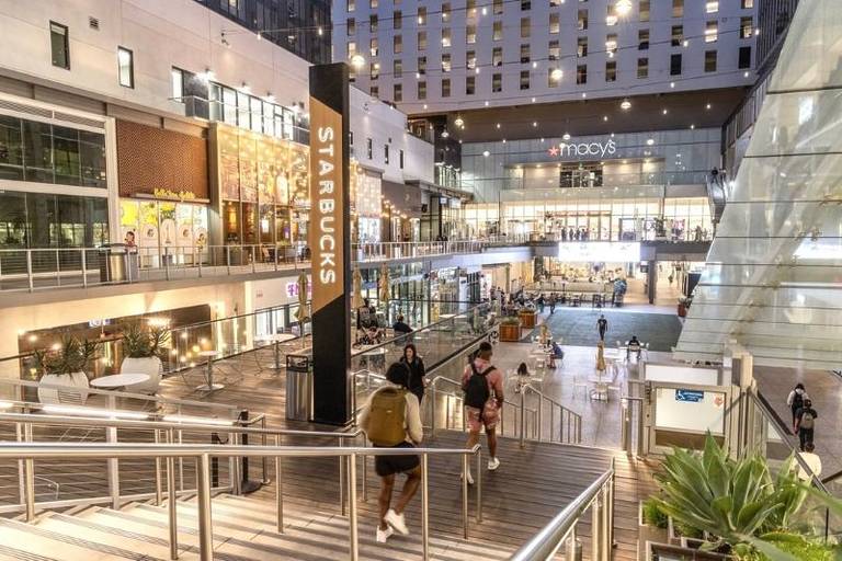 13 Best Shopping Malls In Los Angeles For A Little Retail Therapy