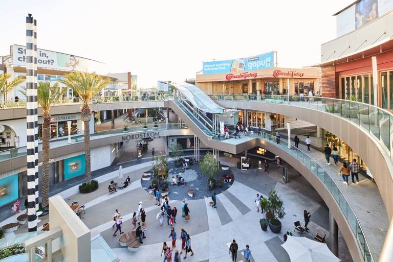 13 Best Shopping Malls In Los Angeles For A Little Retail Therapy
